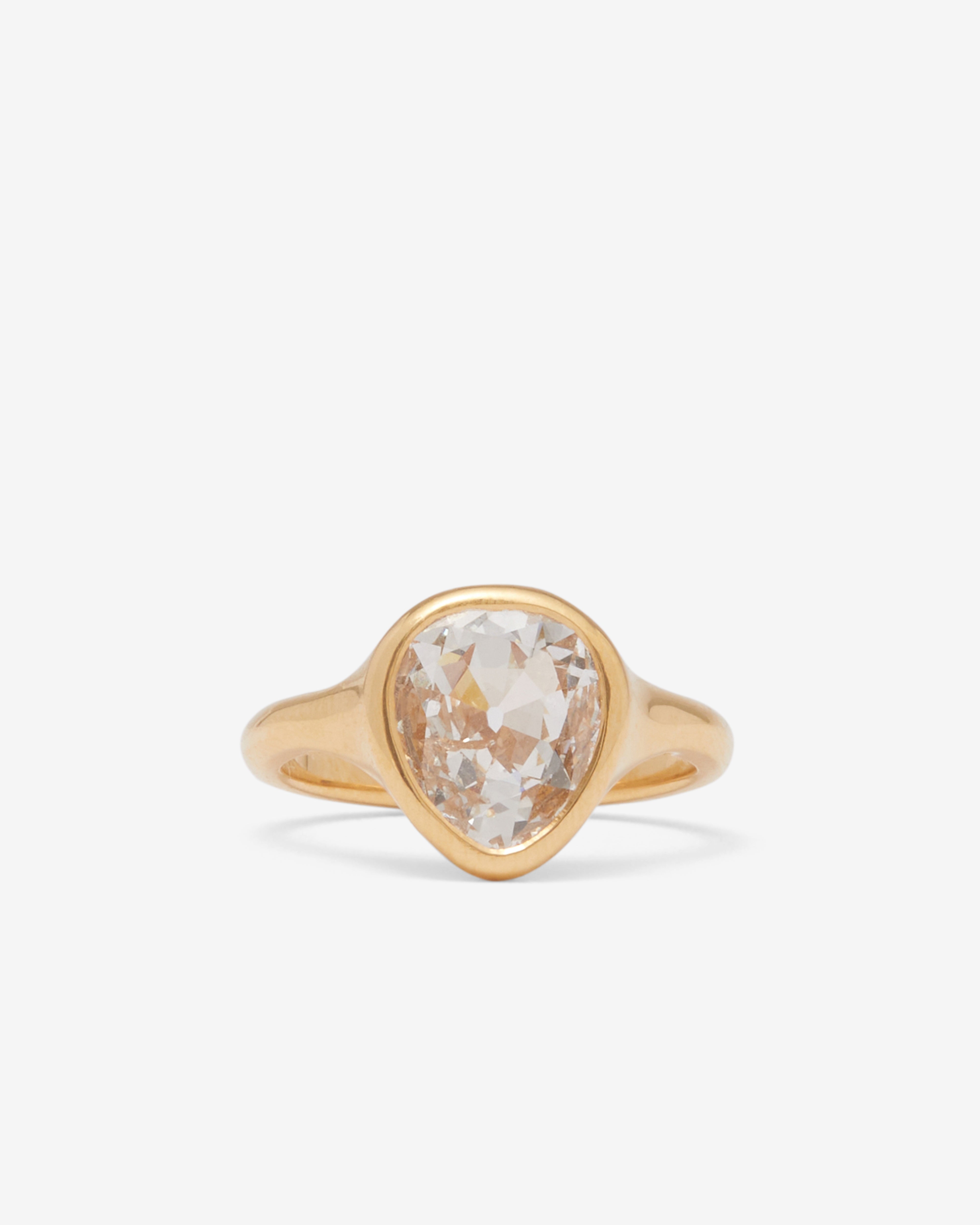 William Welstead: Pear Shaped Diamond Ring (Yellow Gold) | DSML E-SHOP