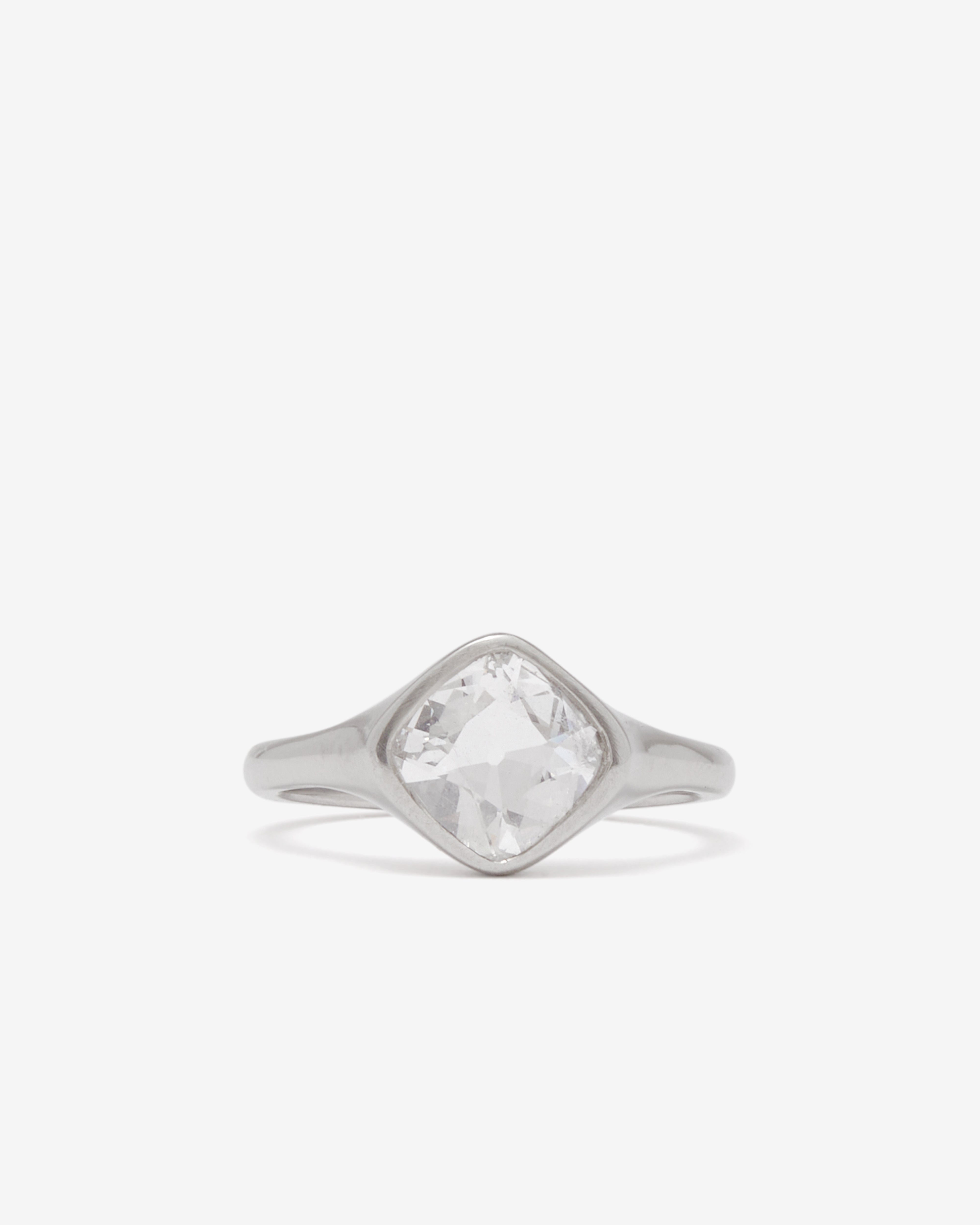 William Welstead: Cushion Cut Diamond Ring (Platinum) | DSML E-SHOP